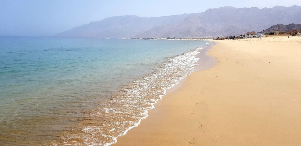 Top 8 des plus belles Plages d’Oman (avec Carte et Photos)
