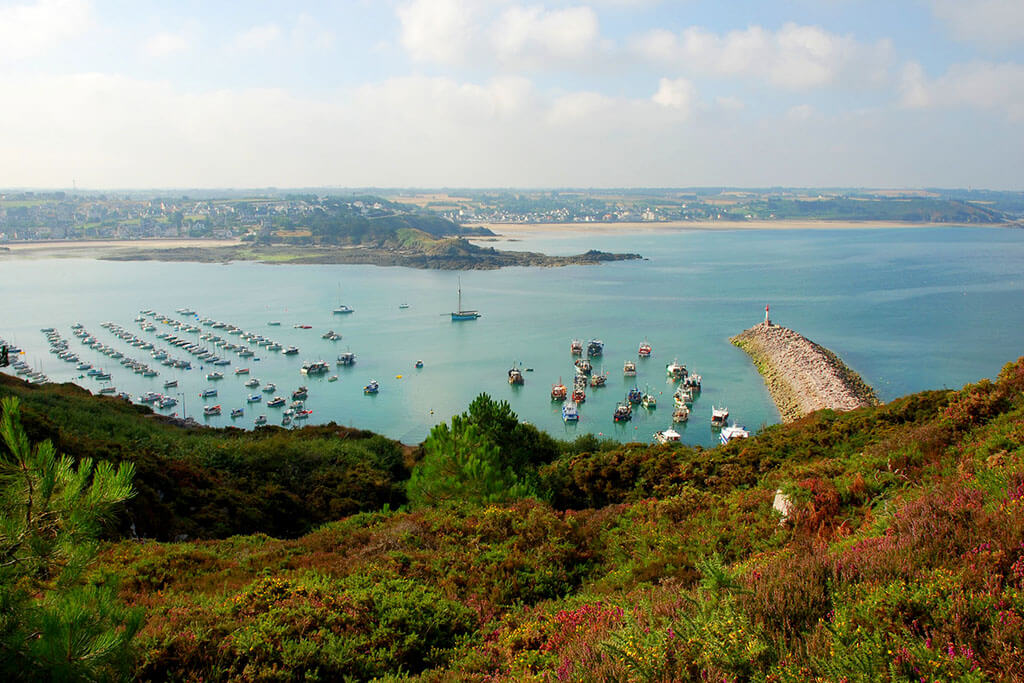 Erquy : Horaires des Marées sur 1 An : 2025, 2026 | Ça baigne